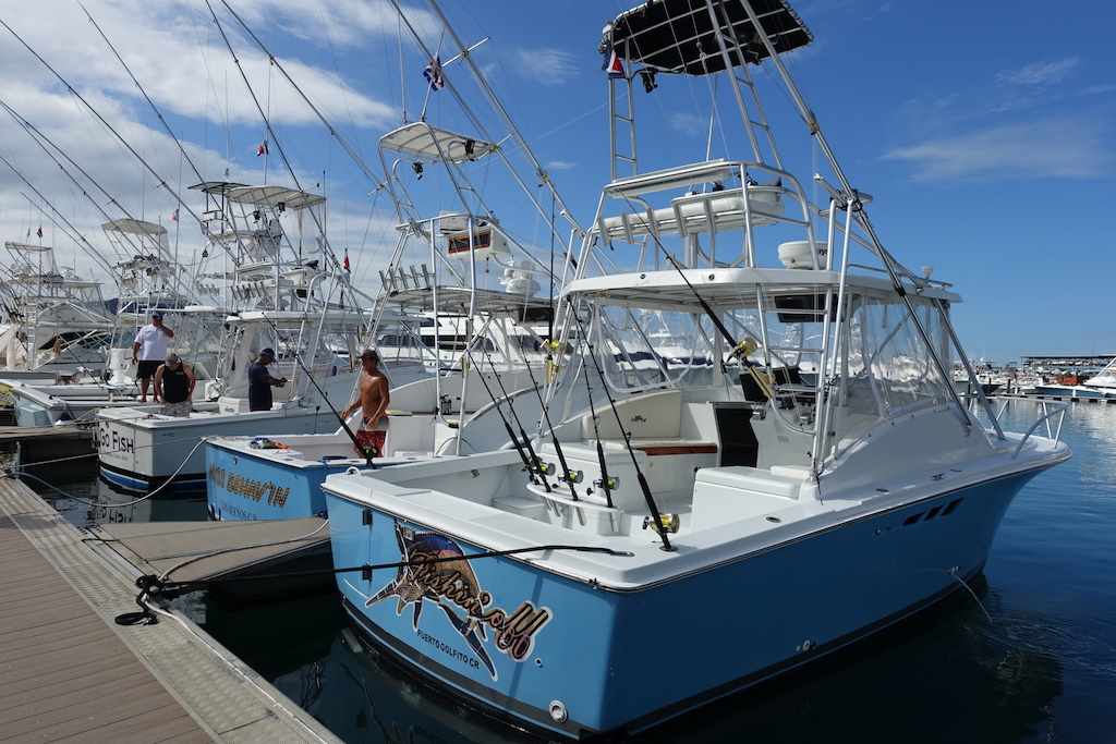 Fishin’ Off – Jaco Beach Booking